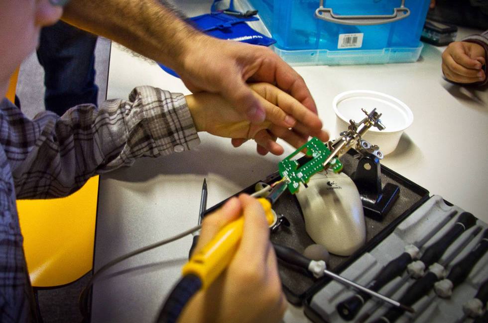 Formation Réparations électroniques - 19 mai 2022 | Framaforms.org